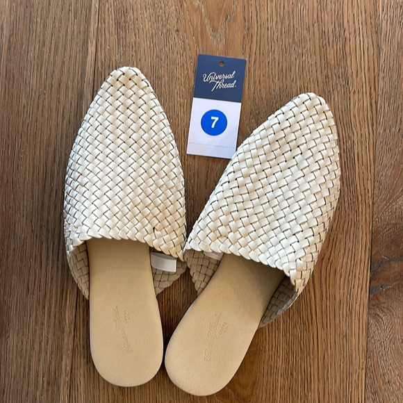 Universal Thread | Shoes | Nwt Target Universal Thread Elora Flats Sz 7 | Poshmark